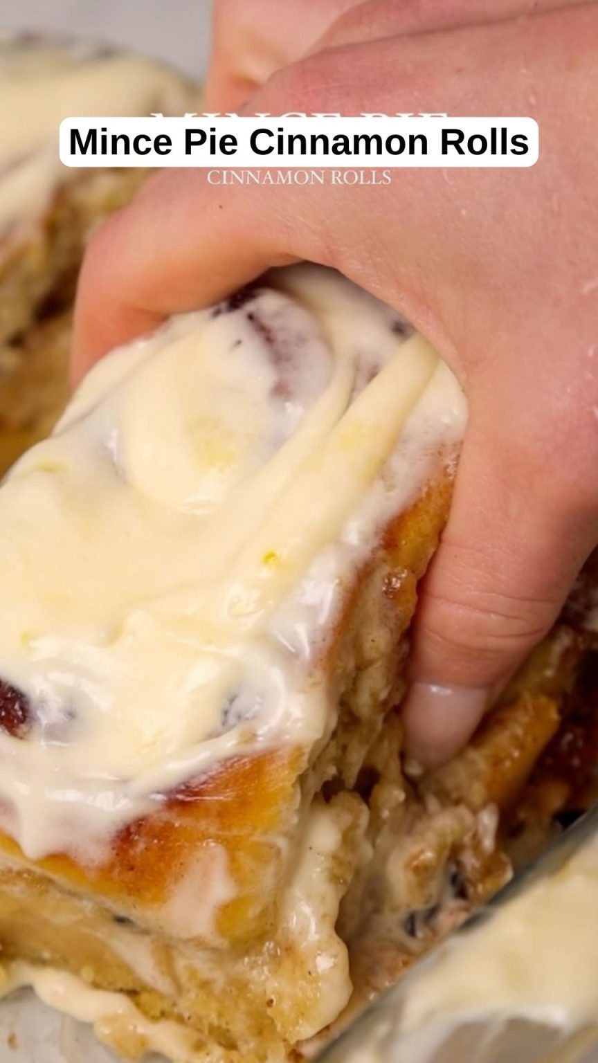 Mince Pie Cinnamon Rolls - 9am Chef