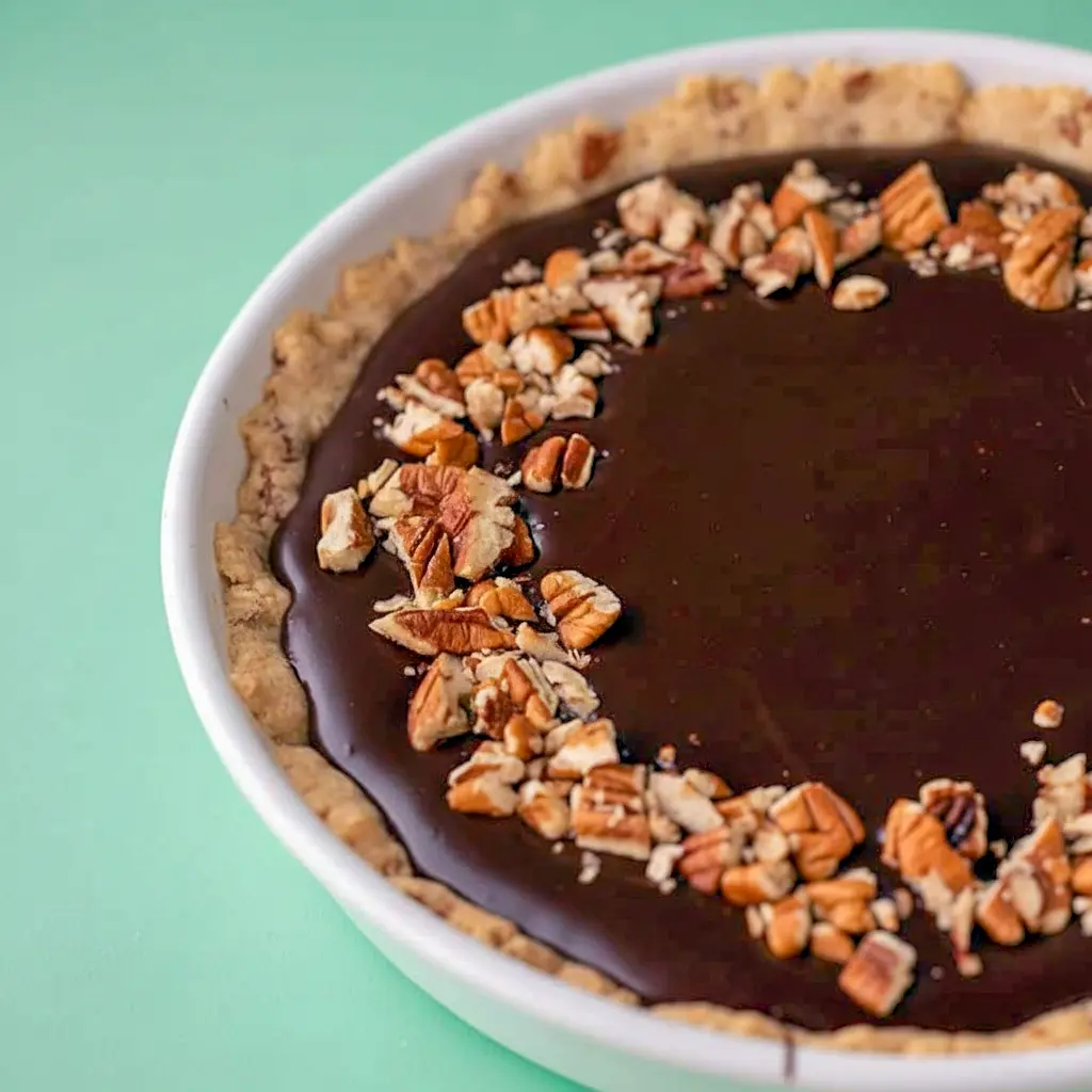 Decadent Chocolate Turtle Pie — Easy Turtle Pie Filling Recipe - 9am Chef